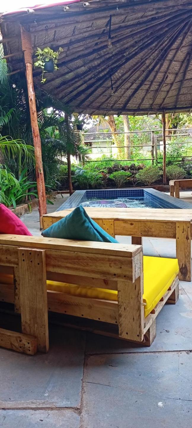 Red Monkeys Hostel - Goa
