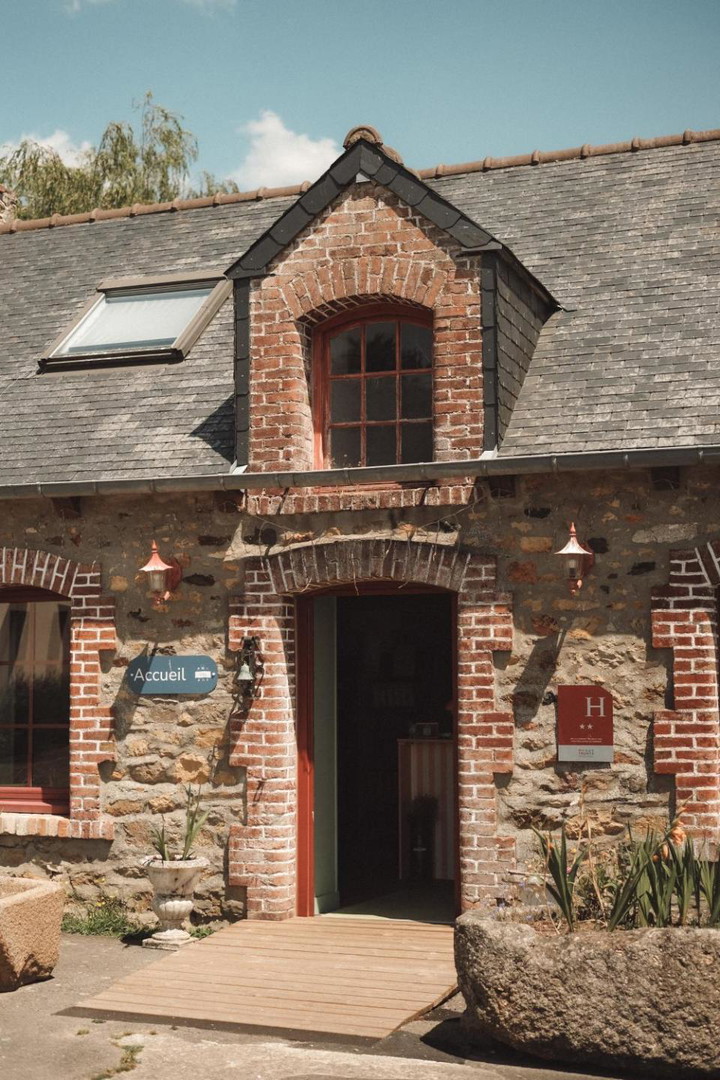 Hôtel Les Voisins Beaucemaine - Brittany