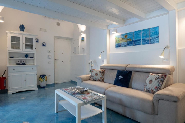 Levante - Charming Apartment With Sea-view Terrace, Fits Up To 7 Guests - Maiori