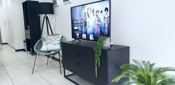 Secure, Self-catering Studio In Sunninghill, Sandton - Midrand