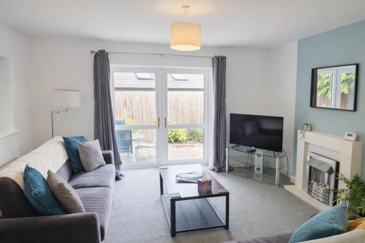 Large 2-bedroom Bungalow Near Airedale Hospital, Keighley, Convenient Location With Parking - Haworth