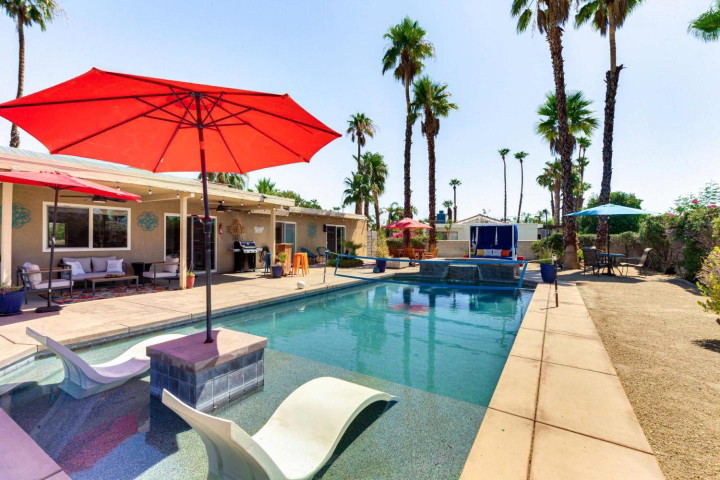 Private Pool & Putting Green: Palm Springs Home! - Palm Springs, CA