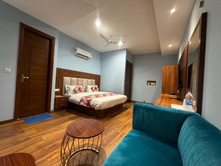 Hotel Candy Near Bestech-iiser-isb-railway Station Airport Road Mohali Chandigarh - Chandigarh