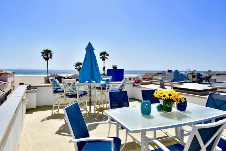 Beach House Located In Quiet Community. - Oxnard, CA
