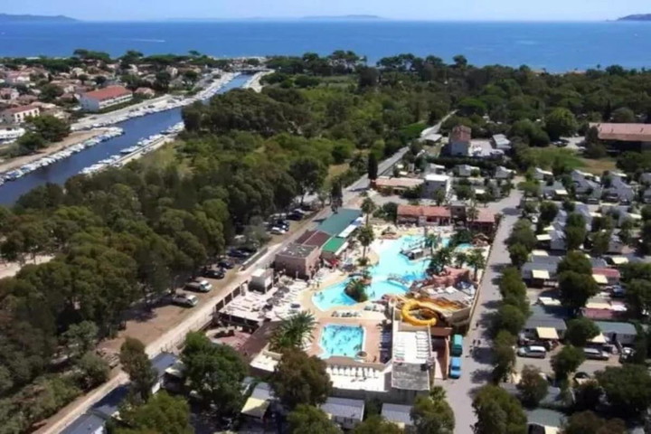 Zecamping 4 éToiles Parc Aquatique Hammam Et Restaurant -