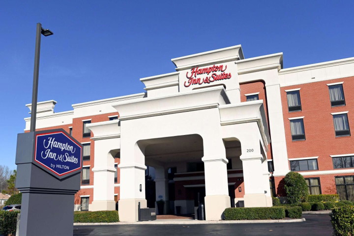 Hampton Inn & Suites Smithfield - Newport News, VA