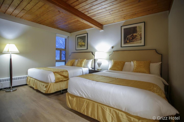 Grizz Hotel - Revelstoke