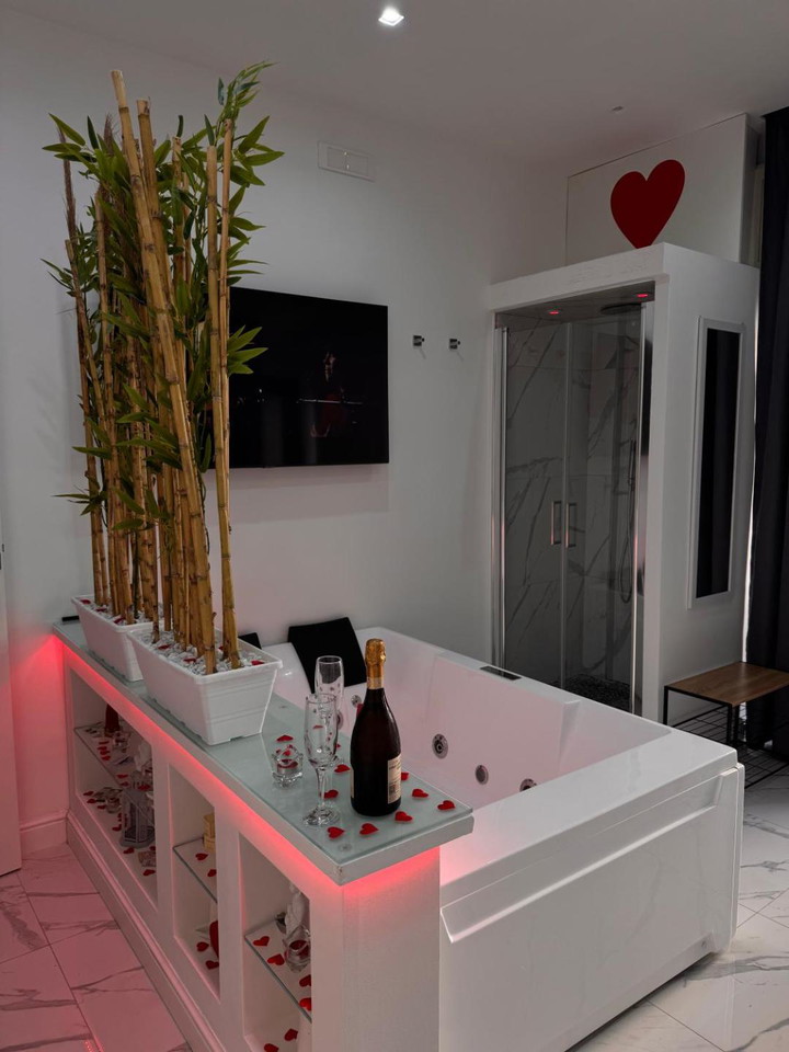 Lady Mary's Luxury Suites - Casoria