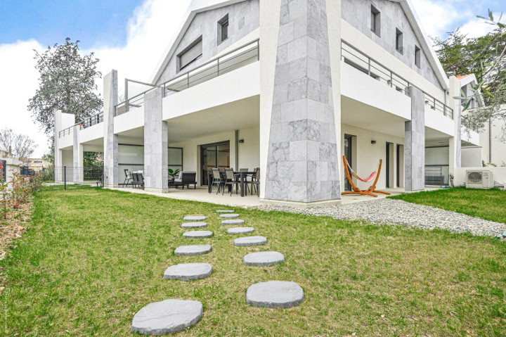 T4 Neuf - Jardin-terrasse Et Piscine – Accès Direct Plages Et Centre Village – App C 12 - Le Castellet