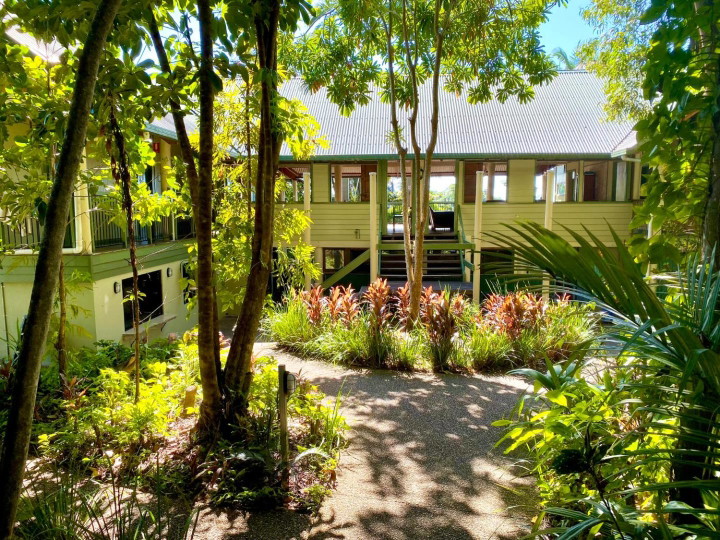 Jackaroo Treehouse Rainforest Retreat - Queensland