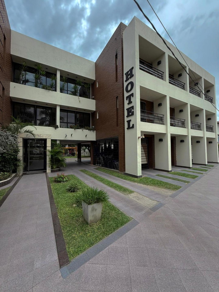Hotel Escala Uno - Provincia de Santo Tomé y Príncipe, Argentina