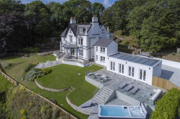 Penally Manor - Luxurious Manor House - Tenby - Pembrokeshire