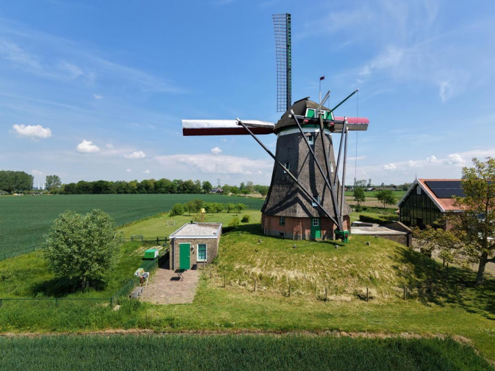 Slapen Aan De Voet Van De Molen - Terneuzen