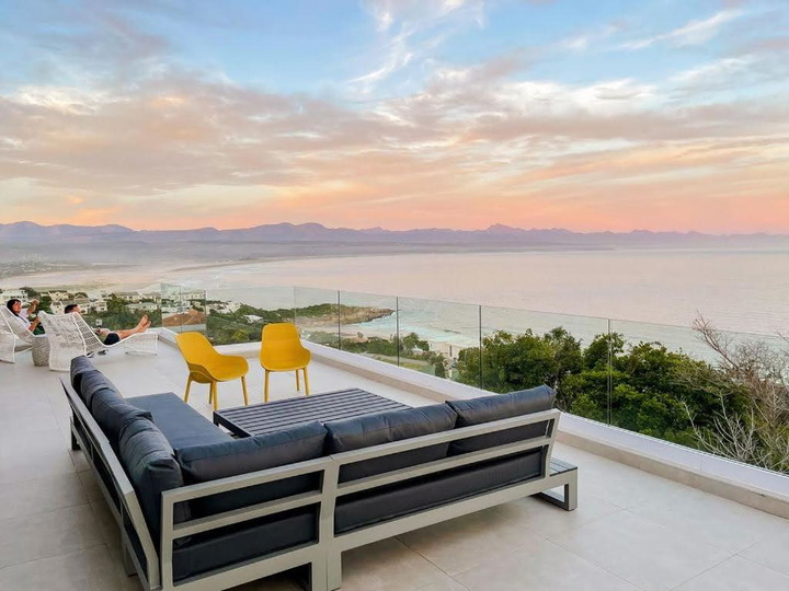 Dizzy Hill Villa With 270° Breathtaking Views. Pool + Patio - Plettenberg Bay