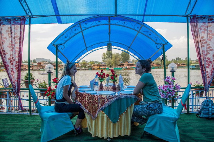 Swan Group Of Houseboats, Golden Dal Lake - Srinagar