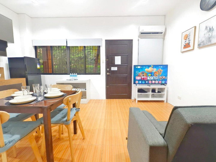 U4 La Guardia Townhouse 2 Br Unit Free Parking Near It Park - Talisay