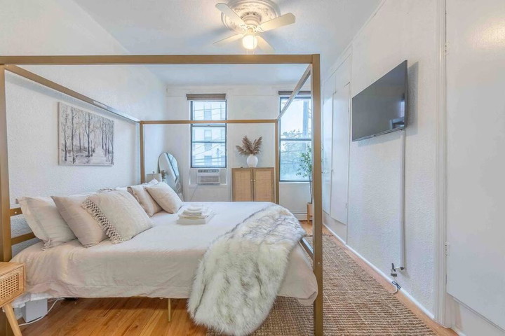 25 Percent Off Spring Special Book Cozy King Bed Now! - Hoboken, NJ