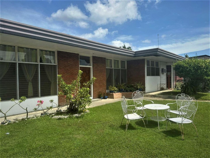 Spacious House With Wide Parking Area And Lawn At Damosa Lanang - Davao City
