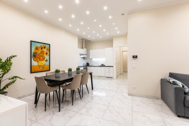 Spacious 2 Bedroom Apartment Nearby Center - Bécs