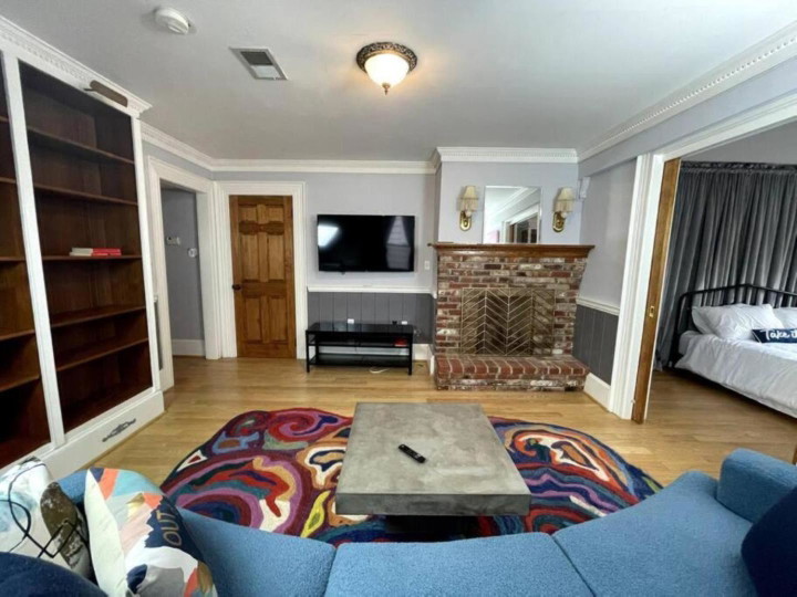 Charming Capitol Hill 2br Apartment In Walkable Dc - Washington, D.C.