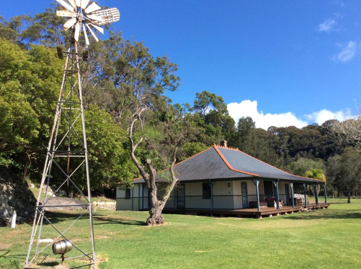 Currawong Beach Cottages - Dangar Island