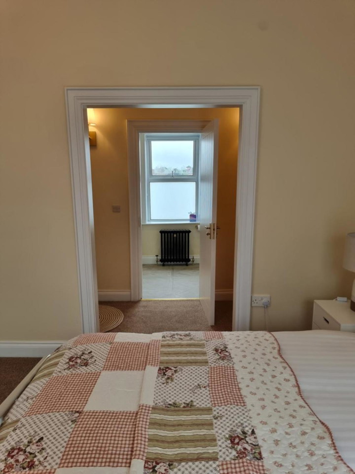 Derry Wall's Suite - Derry