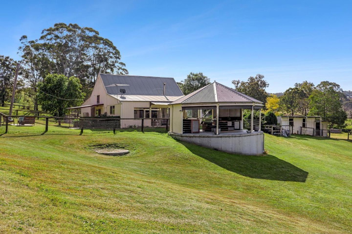 Private Barn House With Gazebo - Stunning Views - Kurrajong
