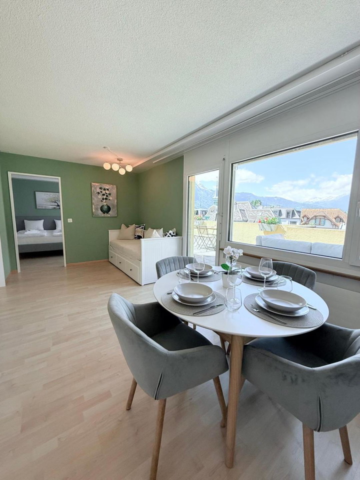 Cozy Swiss Apartment - City & Mountain View - Interlaken