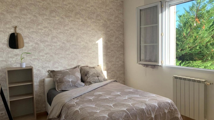 Chambre, Salon, Salle De Bains Et Wc Privés -Sans Cuisine- Dans Maison Provençale Chez L'habitant - France
