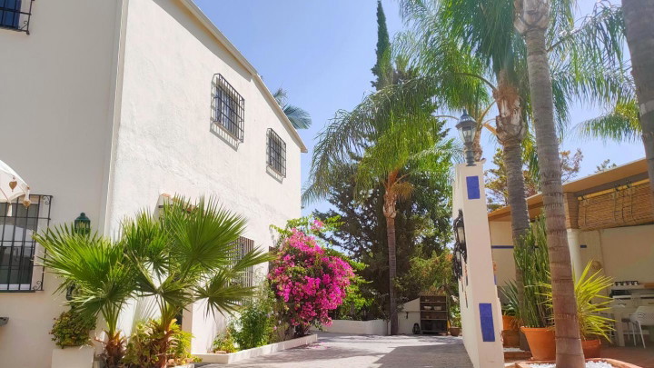 Finca La Vida Loca- For Adult Guests - Benalmádena