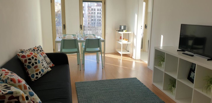 Free Parking & Self Check-in & 5min Walk Subway - Loures