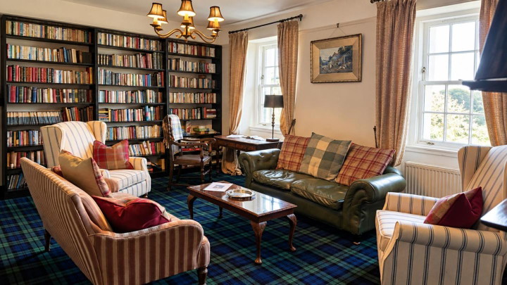 Lairg 8-bed Hunting Lodge Sleeps 16 Pet Friendly - Lairg