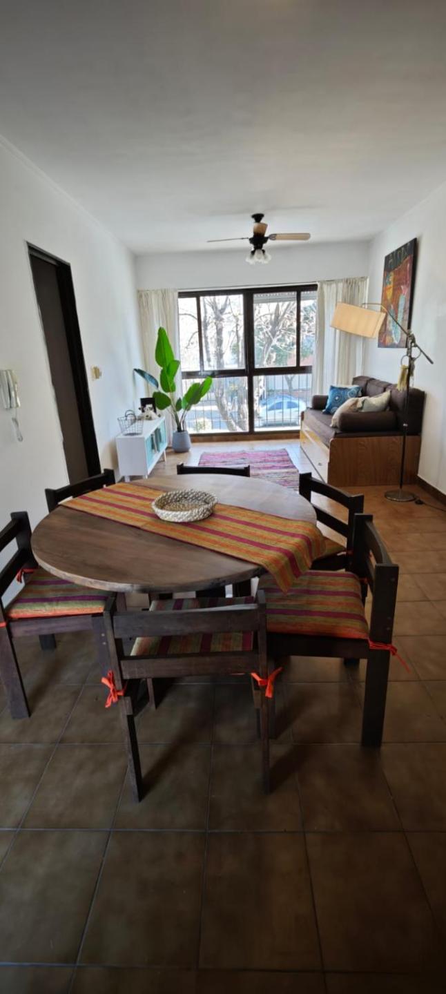 Alojamiento Temporal - Departamento Con 3 Dormitorios Y Conchera - Avenida 25 Y 35 - La Plata, Argentina