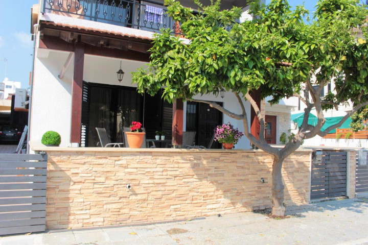 Salt Lake Town House - Larnaca