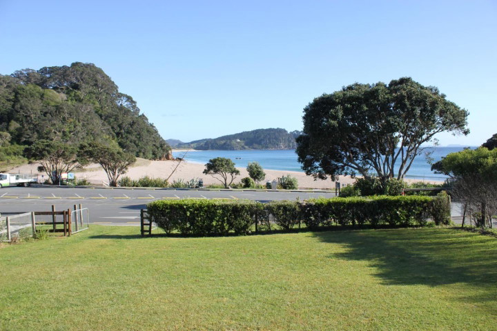 Hot Water Beach Cottage - Hahei