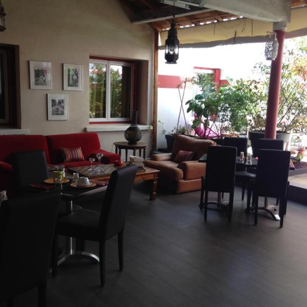 Hotel Cote Patio - Nimes