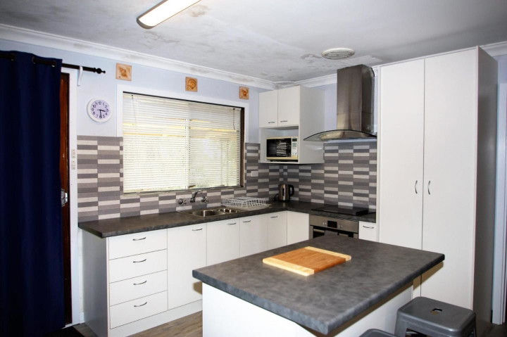 Brooklands - Budget Beach Shack Style Accomodation - Guilderton