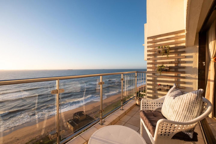 The Bermudas 1103 - Umhlanga