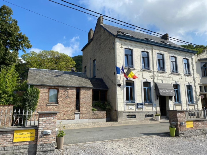 Maison Dispa - Gîte 28 Pers, Salles 40 Pers - Charleroi