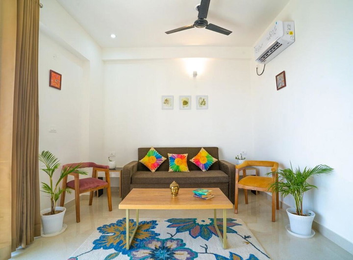 The Brick House! Stylish Furnished 1bhk With Living, Kitchen And Balcony - Dehradun