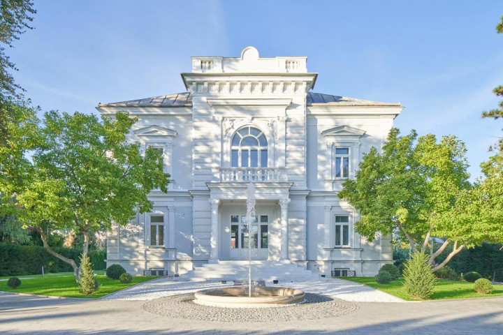 Villa Romana Apartments With Terrace & Private Entrance - Baden bei Wien