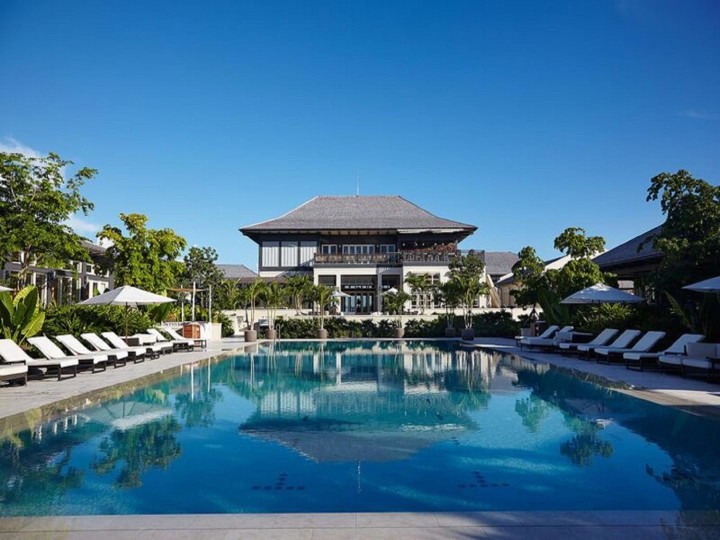 The Island House - Nassau