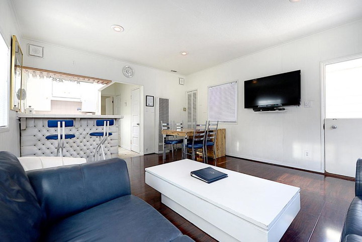 319ce 319 Clemente - Avalon, CA