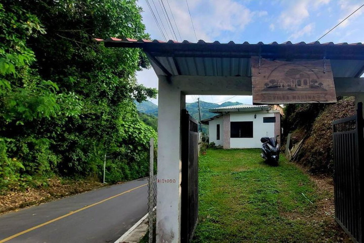 Acogedora Casa Campestre, Con Parqueadero Privado - Villeta