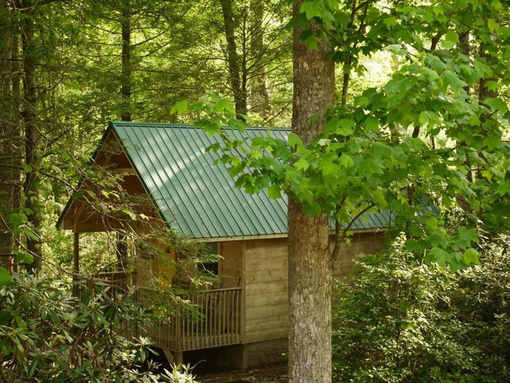 Holly Nest A Cozy Cabin Getaway Near Gatlinburg - Cosby, TN