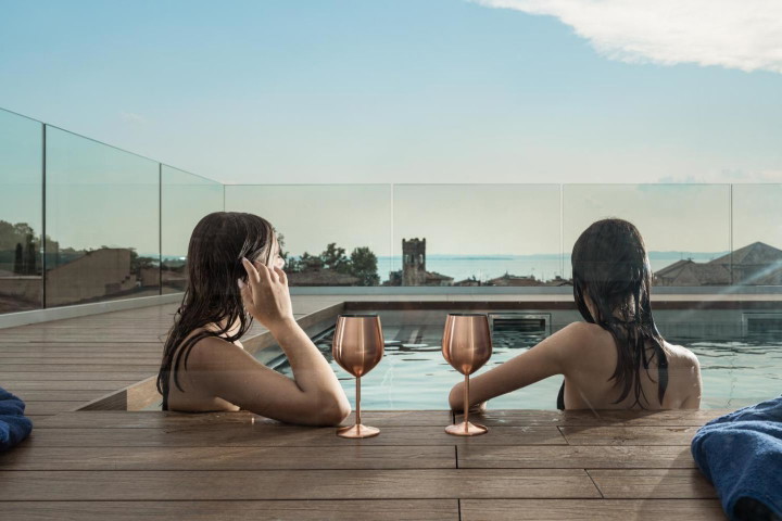 Wanderlust Hotel & Apartments - Suite & Spa - Bardolino, Lago Di Garda - Verona - Garda