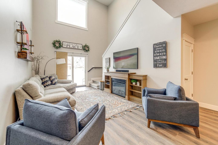 Hike, Fish & Ski! Bright Swan Valley Townhome - Swan Valley, ID