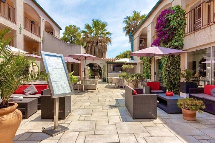 Logis Hôtel Les Ii Mas - Perpignan Sud - Perpignan