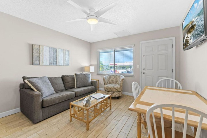Madeira Beach Tropic Breeze Unit 15 Second Floor - Madeira Beach, FL