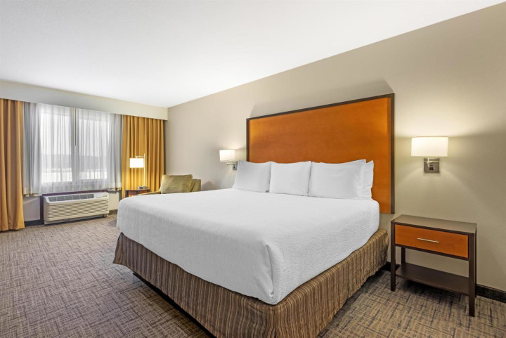 Best Western Cascade Inn & Suites - Troutdale, OR